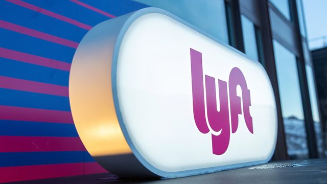 Lyft shakes up leadership amid tough battle with Uber