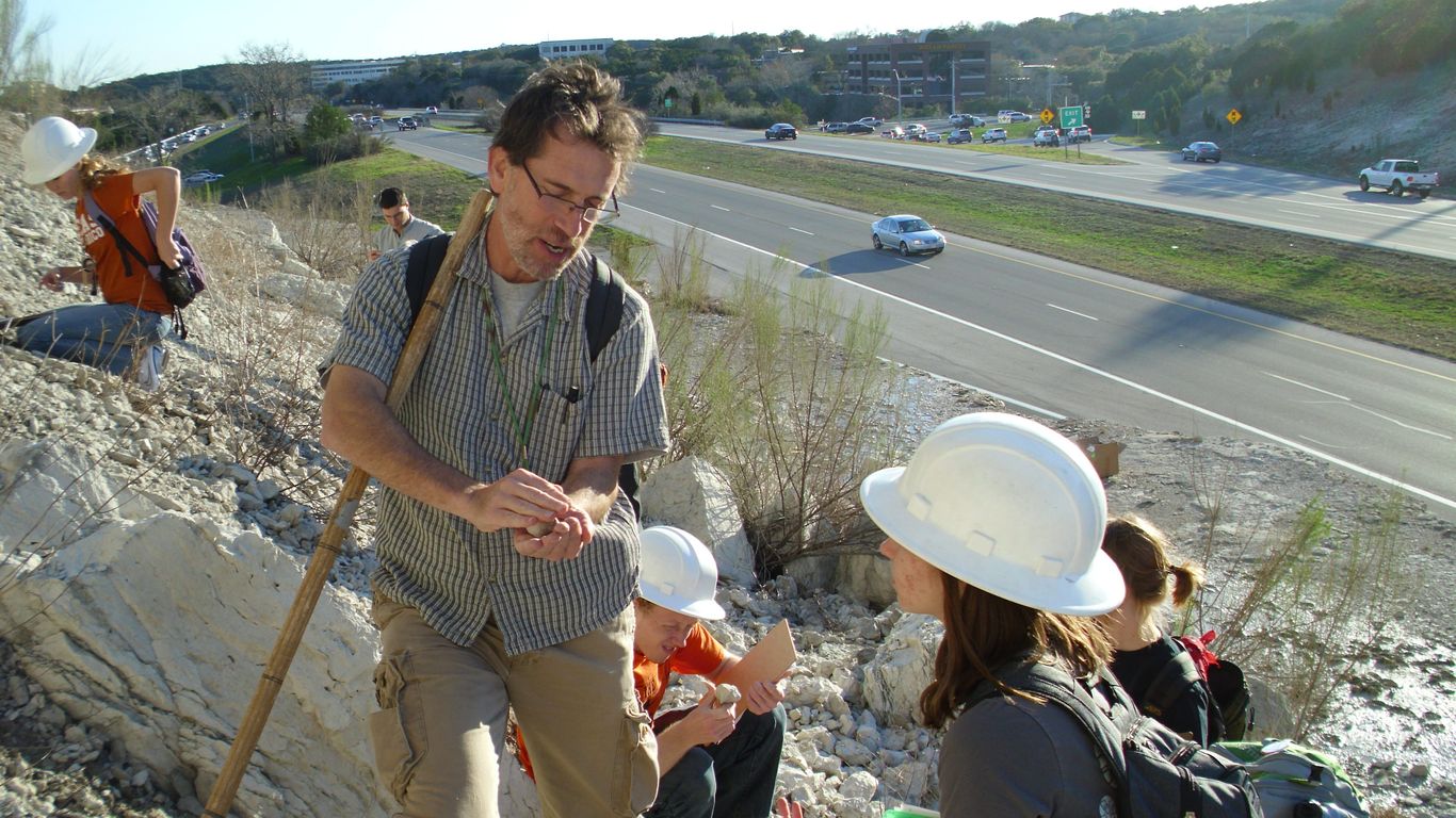 University of Texas professor Jay Banner scores $250K teaching award ...