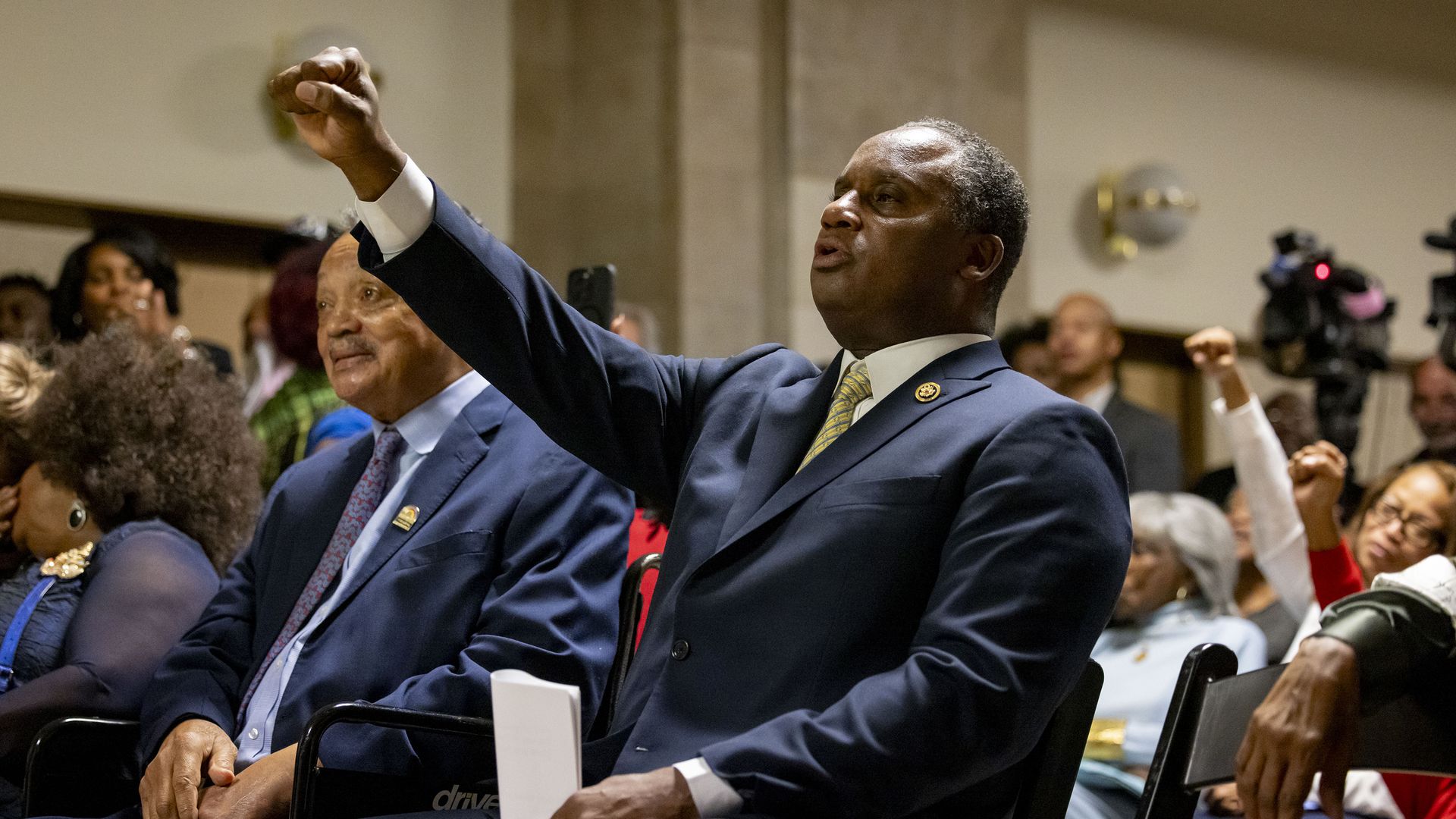 Jesse Jackson's son eyes 11th-hour campaign for DNC chair