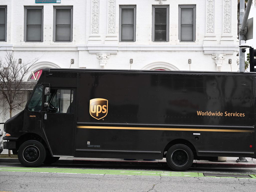 Ups Truck Side View