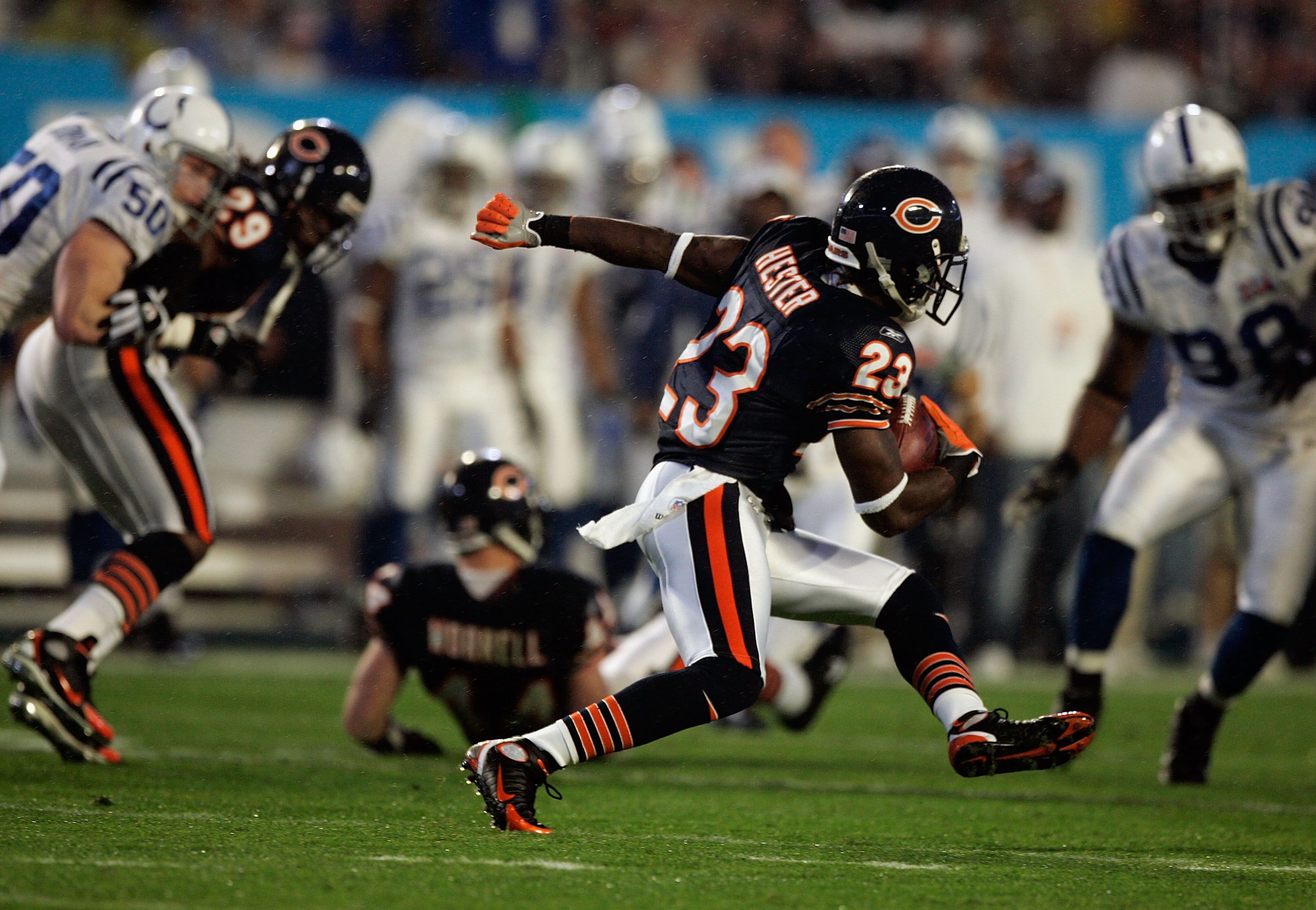 Photos: Chicago Bears superstar and Hall of Fame kick returner Devin ...