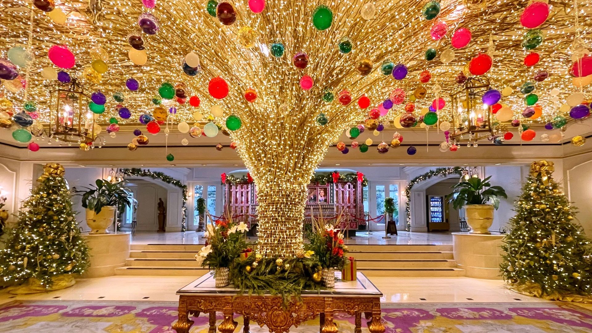 The 5 most Instagrammable holiday hotel lobbies in New Orleans - Axios ...
