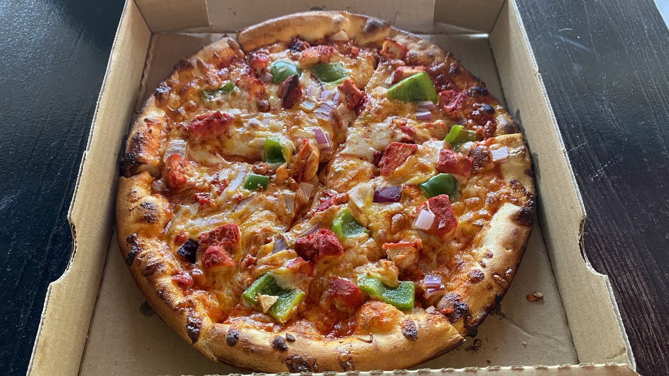 Curry N Crust in Scottsdale brings Indian-inspired pizzas to ASU area ...