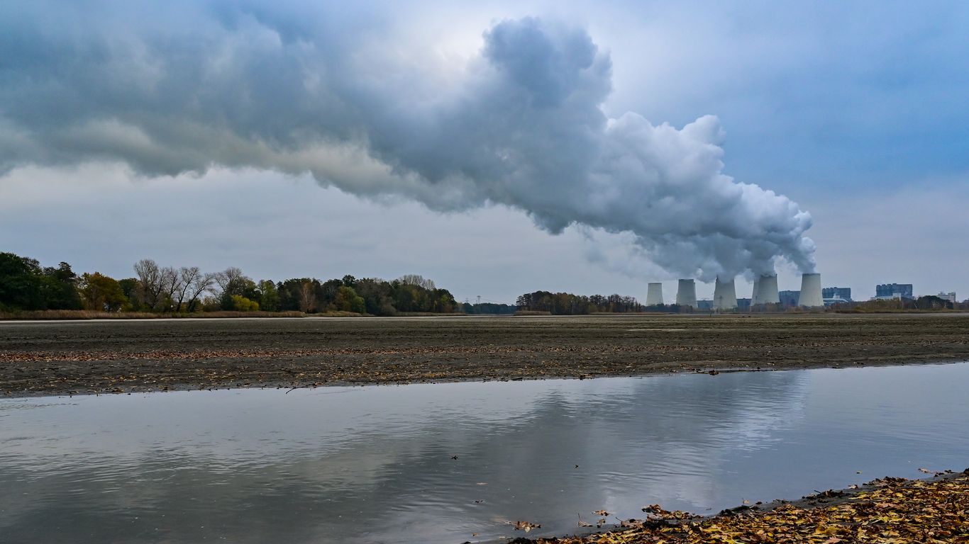 Global carbon dioxide emissions fell by 7% in 2020