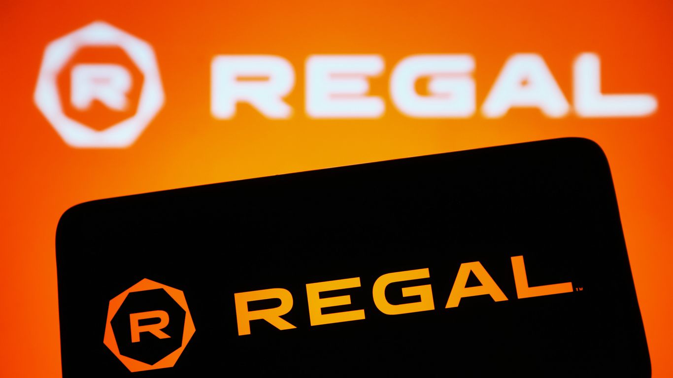 Regal cinemas raises $250M for theater upgrades