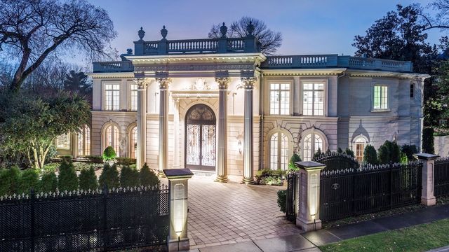 Mimi Montgomery - Axios