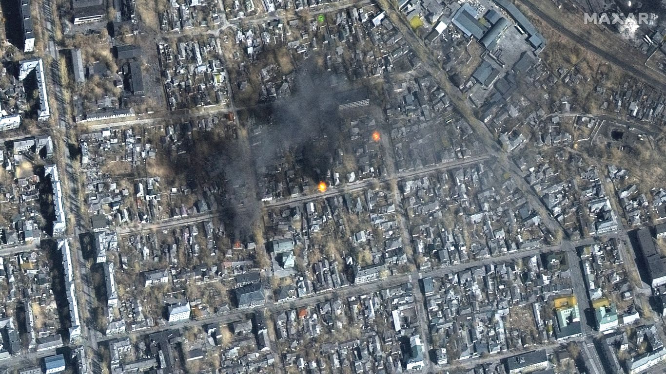 Mariupol city council: Russians bombed theater sheltering hundreds