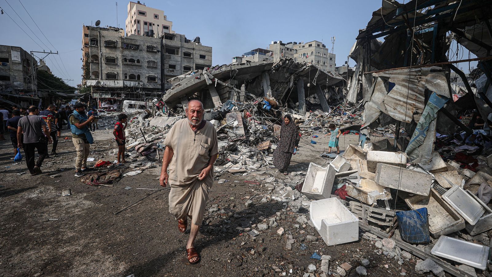 Israel-Hamas war: Israeli military "expanding" ground operations in ...