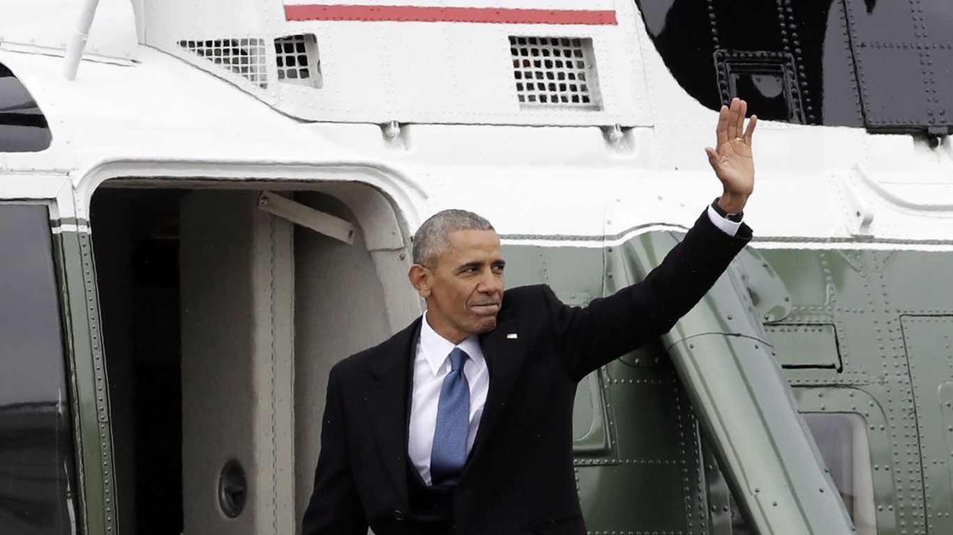 Obama waves goodbye