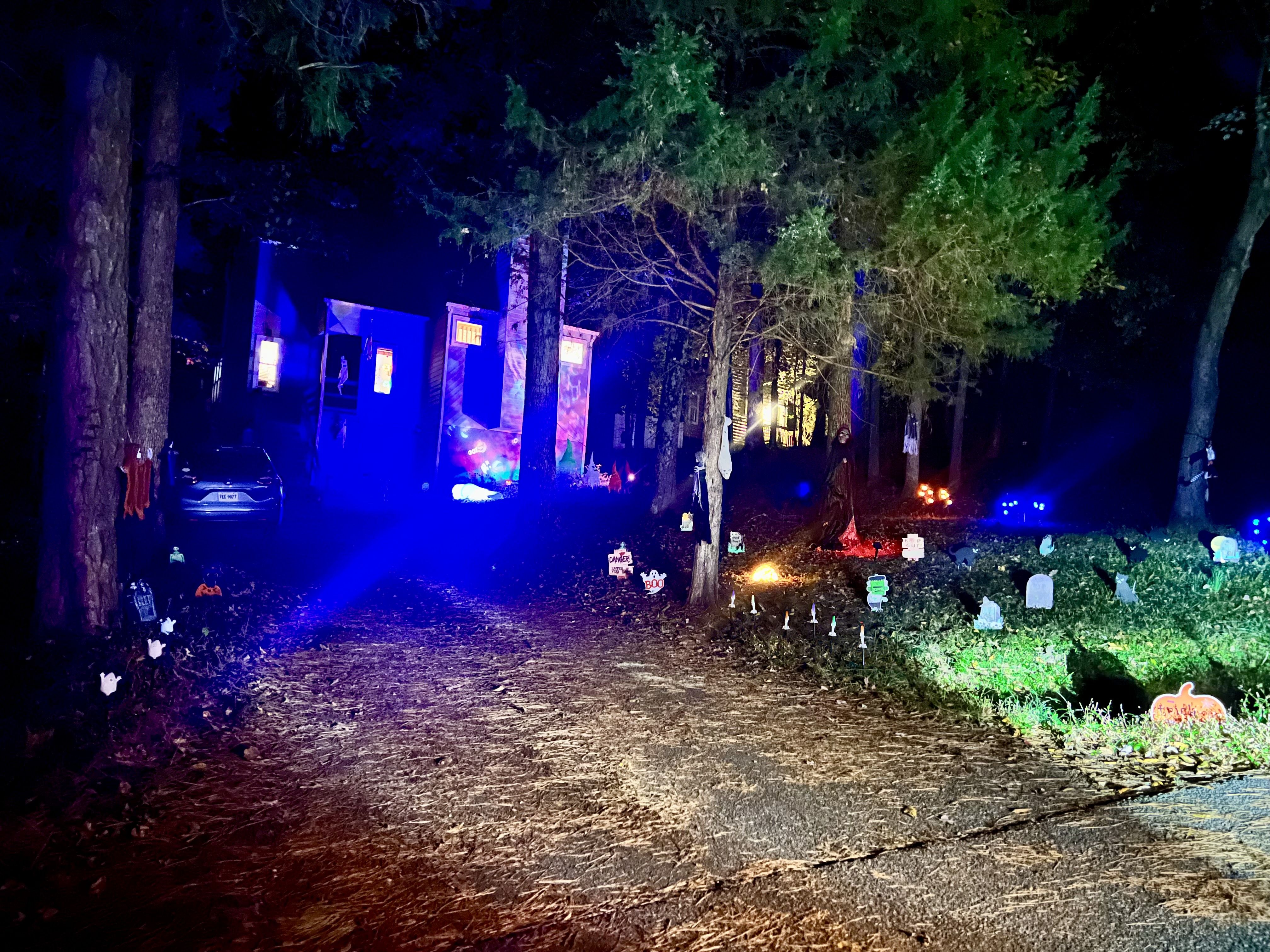 Photos: Richmond's must-see Halloween decorations of 2024 - Axios Richmond