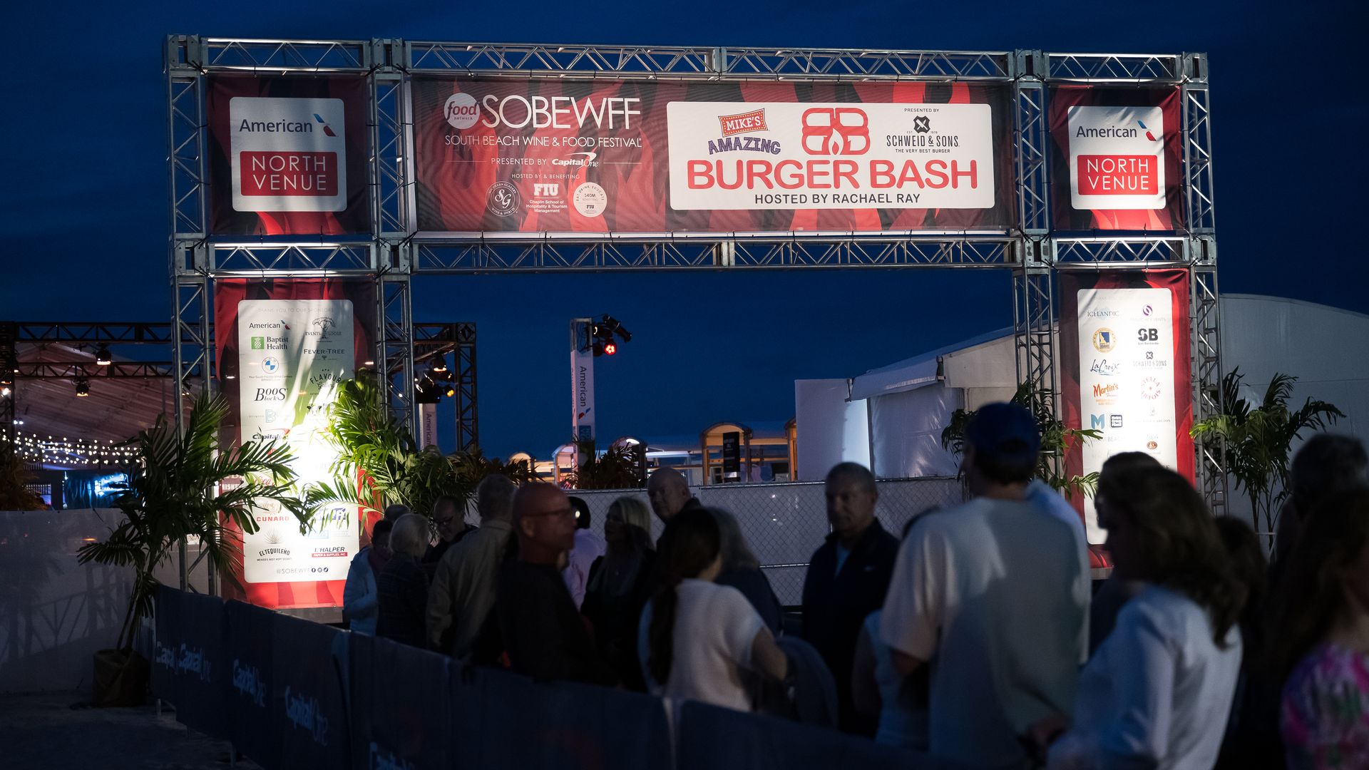 Cafecito: Miami's top burger crowned - Axios Miami