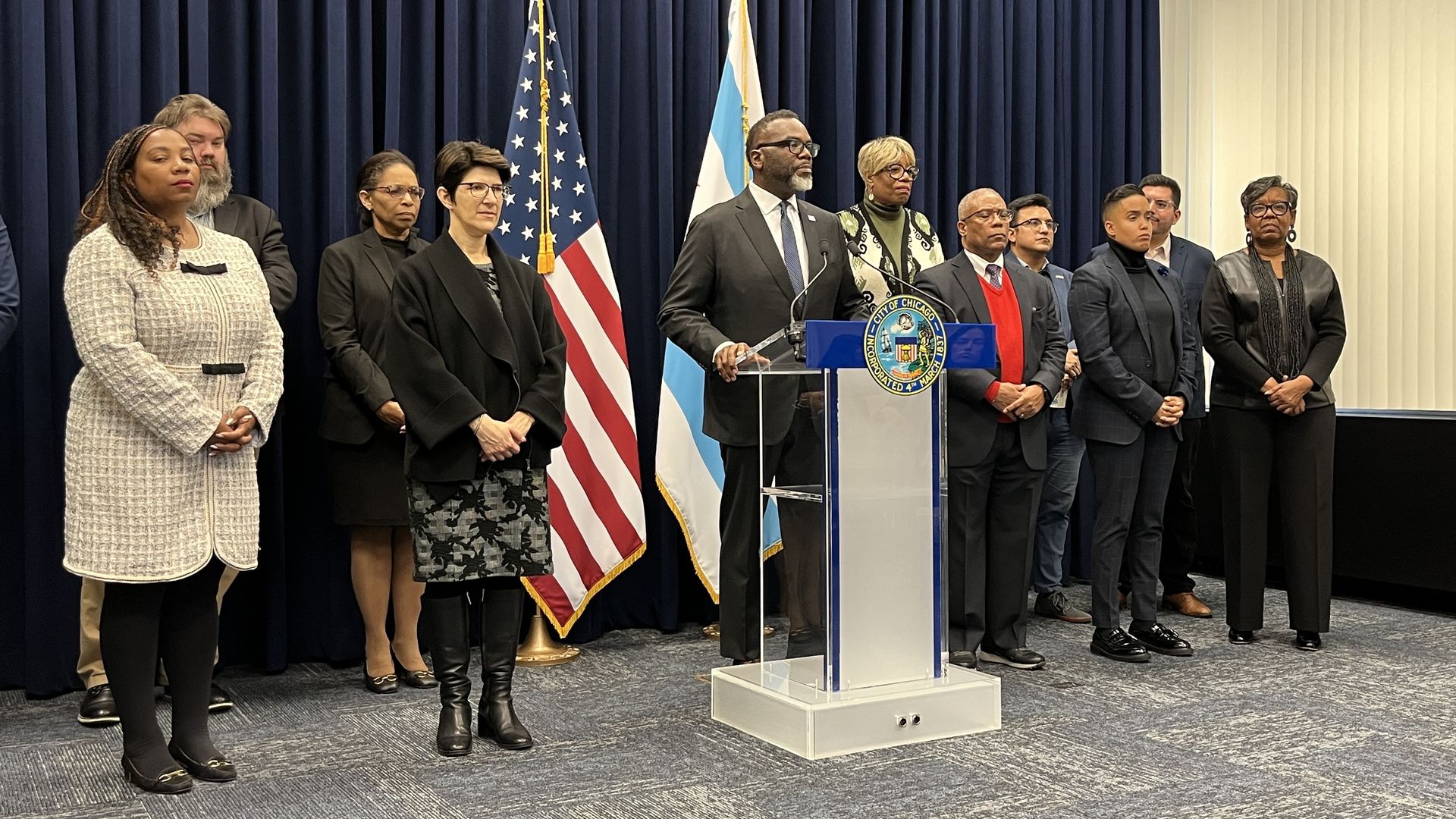 DOJ investigating Chicago Mayor Brandon Johnson over alleged race-based ...