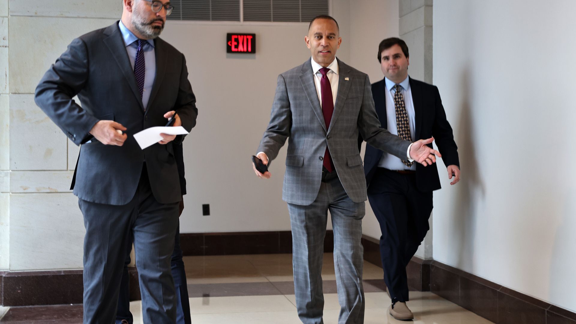 Jeffries pulls off a pre-Trump power play: "Hakeem's being strong"