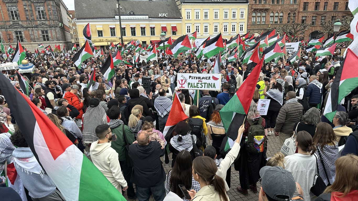 Israel advances to Eurovision final despite protests over its participation