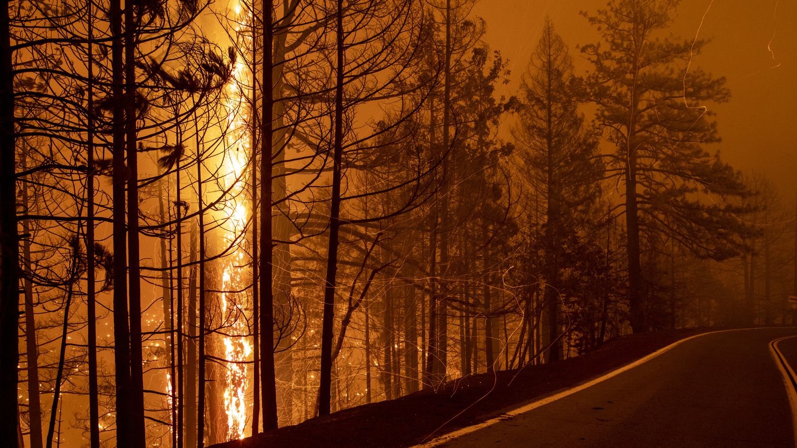 California wildfires: Two dead in blaze as heat wave lingers