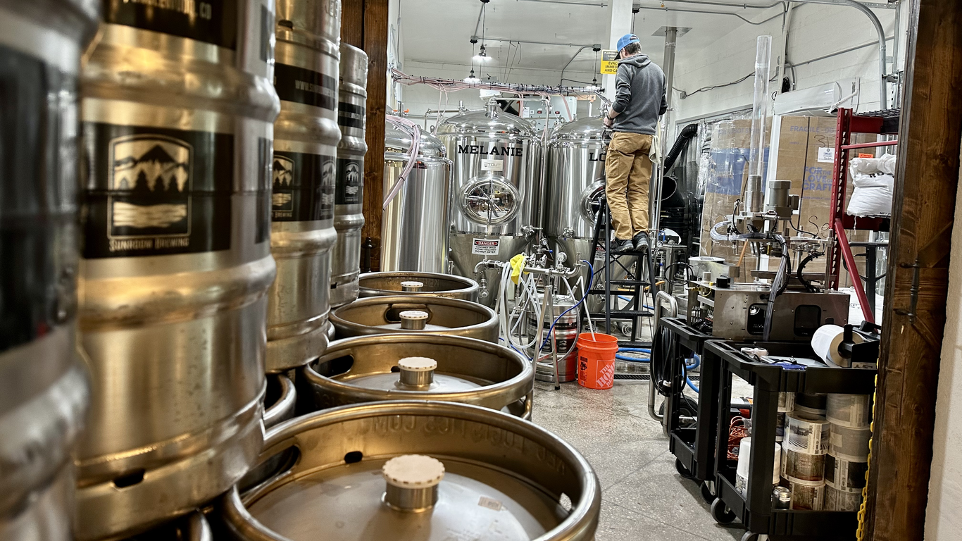 Sunroom Brewing in Englewood finds spot on Colorado beer map - Axios Denver