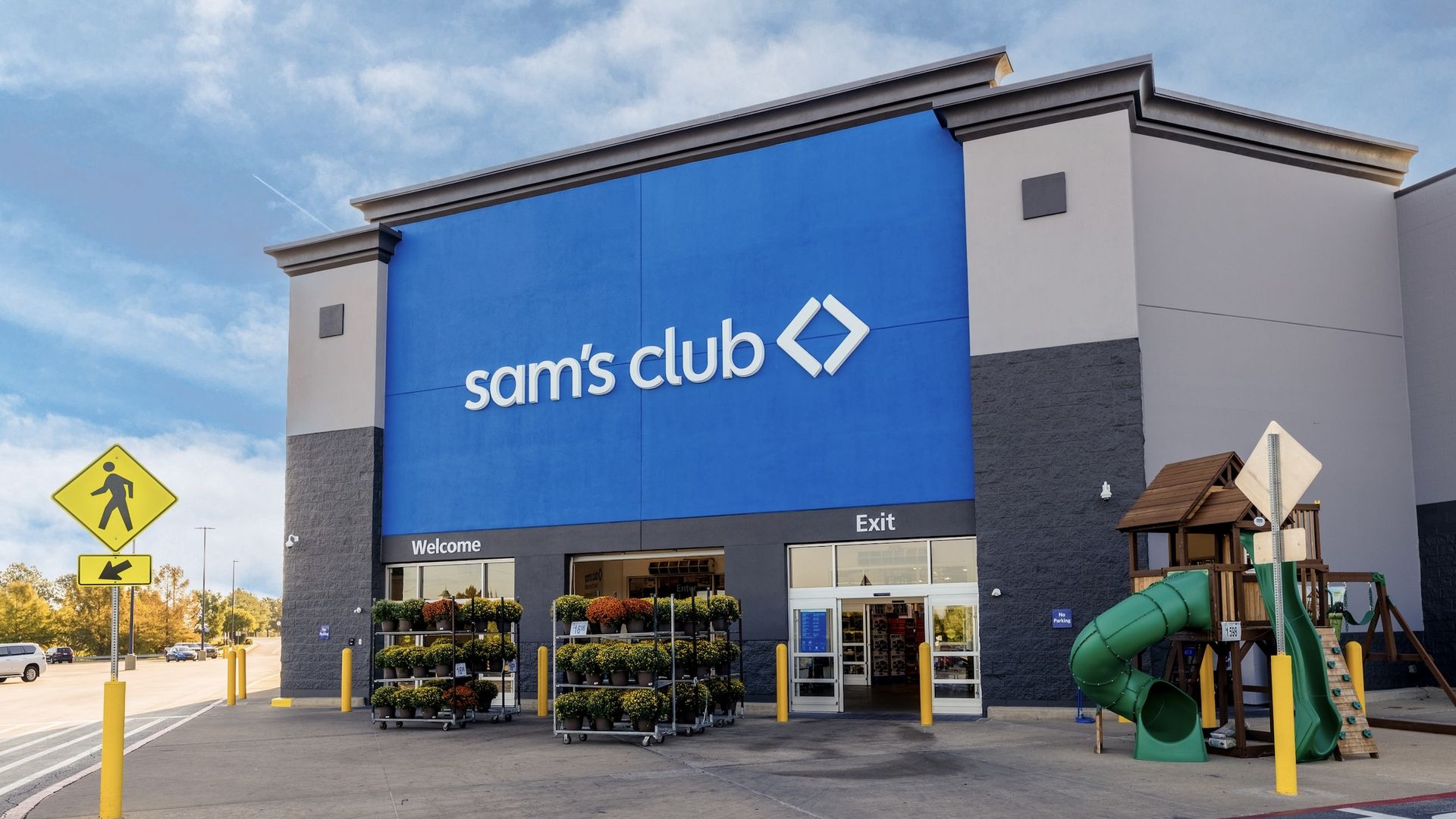 Sam's Club hours get Sunday boost before holidays, Plus members change