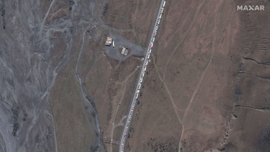 Satellite photos show 10-mile-long traffic jam at Russian border