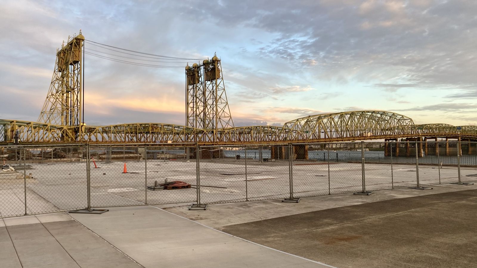 Oregon and Washington commit $1 billion each to bridge over Interstate ...