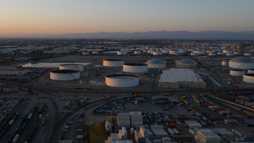 Everything we know about the leak in the L.A.-Las Vegas gas pipeline Everything we know about the leak in the L.A.-Las Vegas gas pipeline