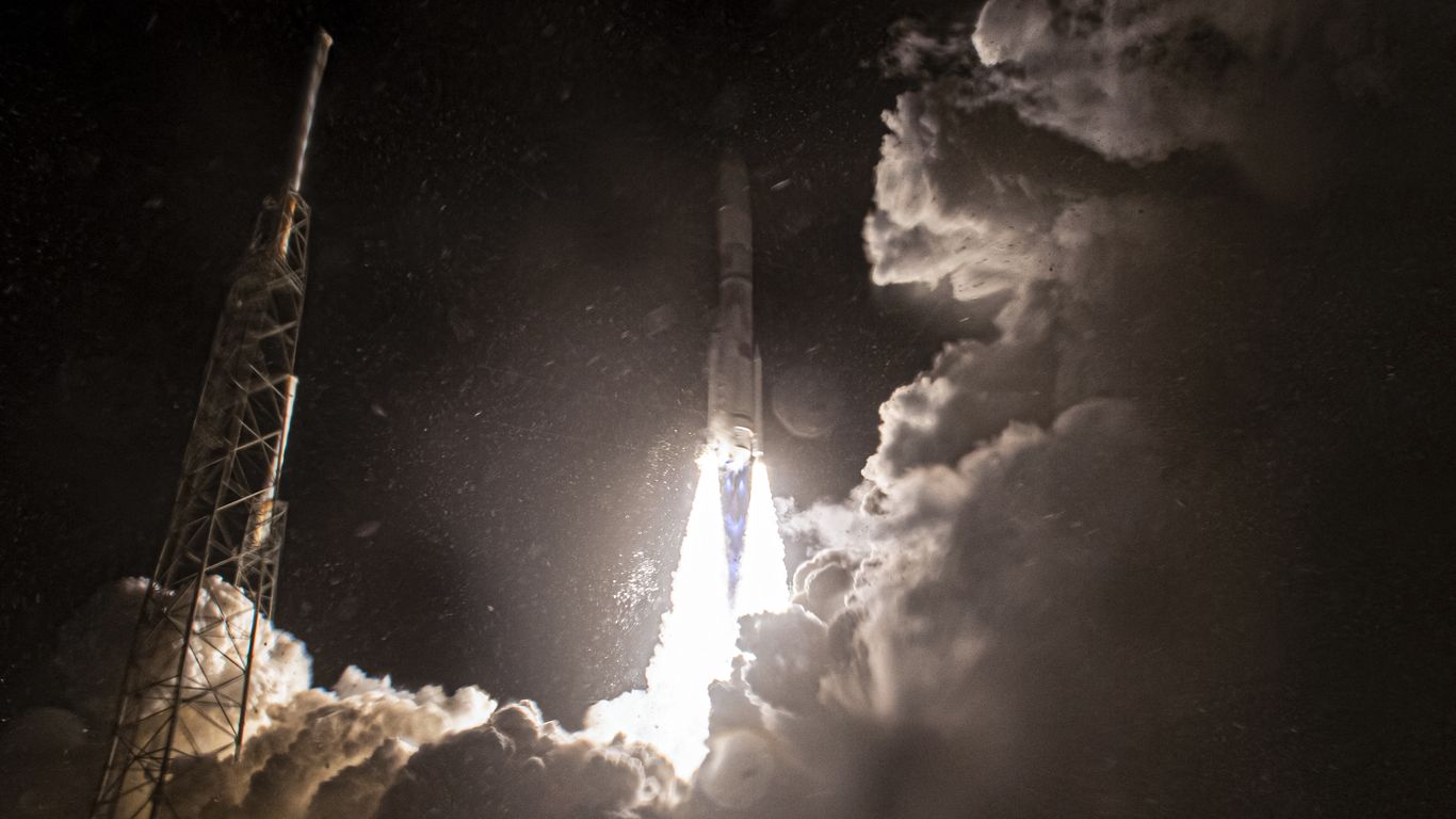 First U.S. moon lander in decades launches with human remains aboard