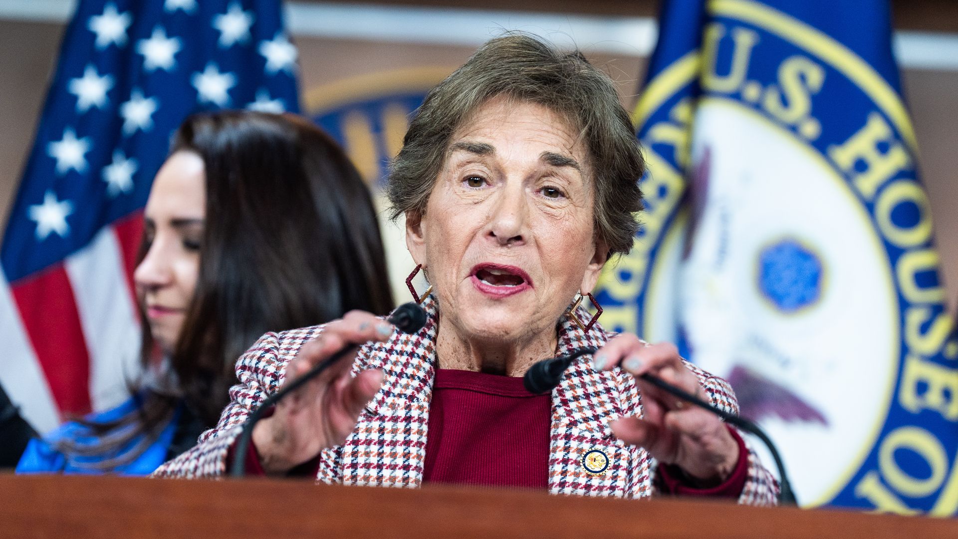 Rep. Schakowsky kicks off House Democrats' potential retirement wave