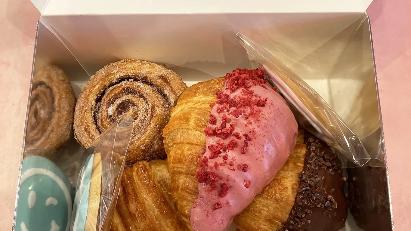 11 must-try Charlotte bakeries, and what to order at each - Axios Charlotte