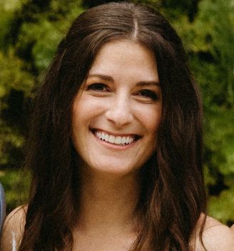 Carly Mallenbaum - Axios