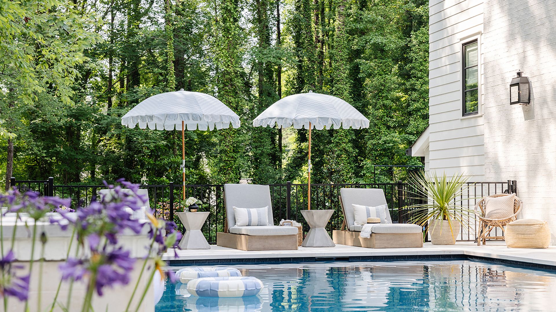Best outdoor setup: Custom Cotswold home with a basketball court ...