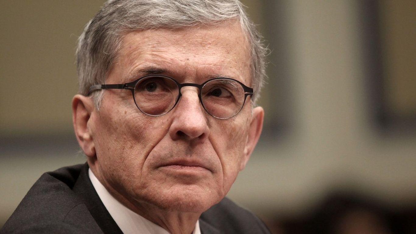 FCC pulls back on probe that hit AT&T, Verizon data offers