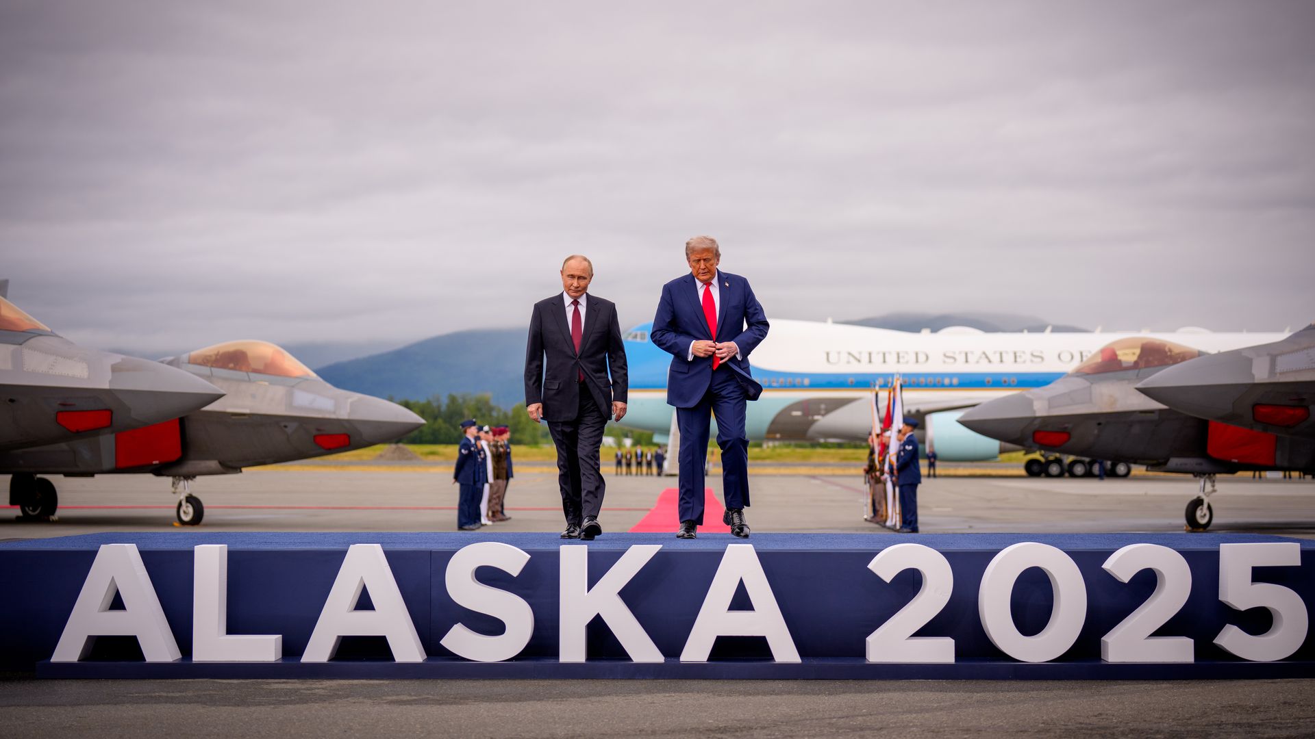 Trump-Putin summit starts on red carpet, ends in confusion