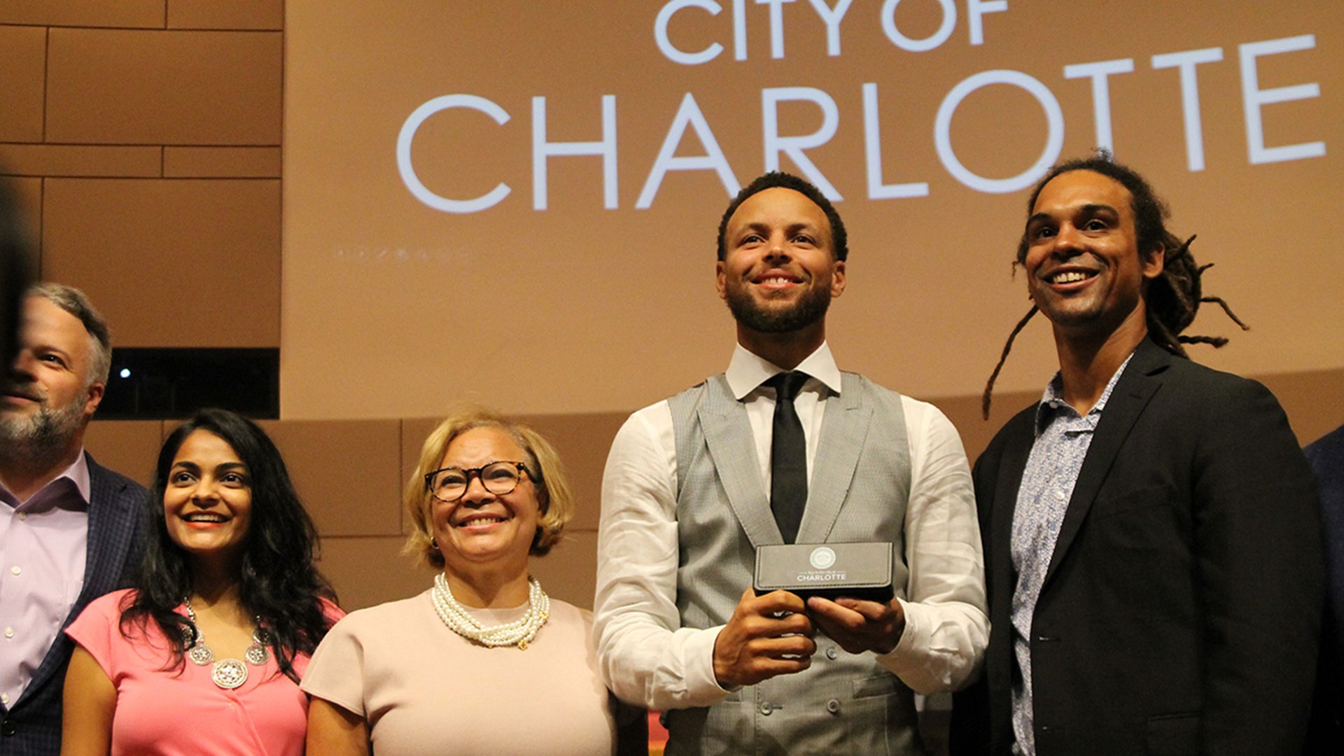 Steph Curry gets a degree and a key to the city of Charlotte in one ...