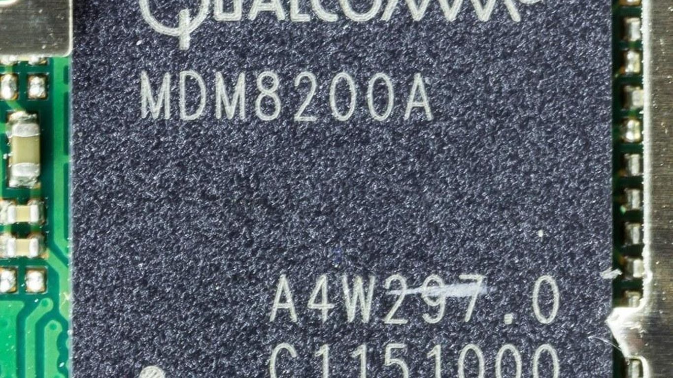 Qualcomm fires back at Apple suit, seeks damages of its own