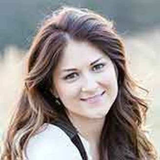 Hayley Lawrence - Axios