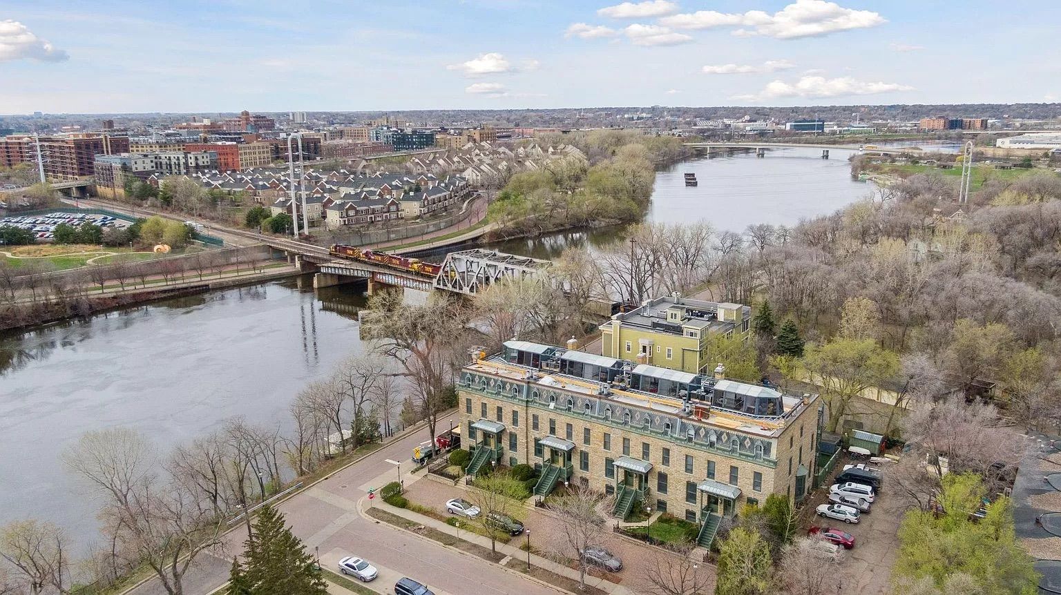 Baroque-inspired Nicollet Island townhome lists for $1.2 million ...