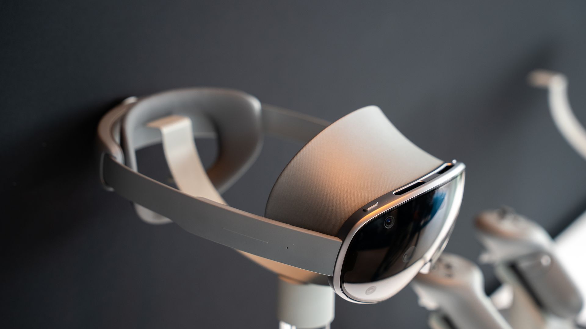 Samsung debuts Apple Vision Pro rival: Galaxy XR Android headset