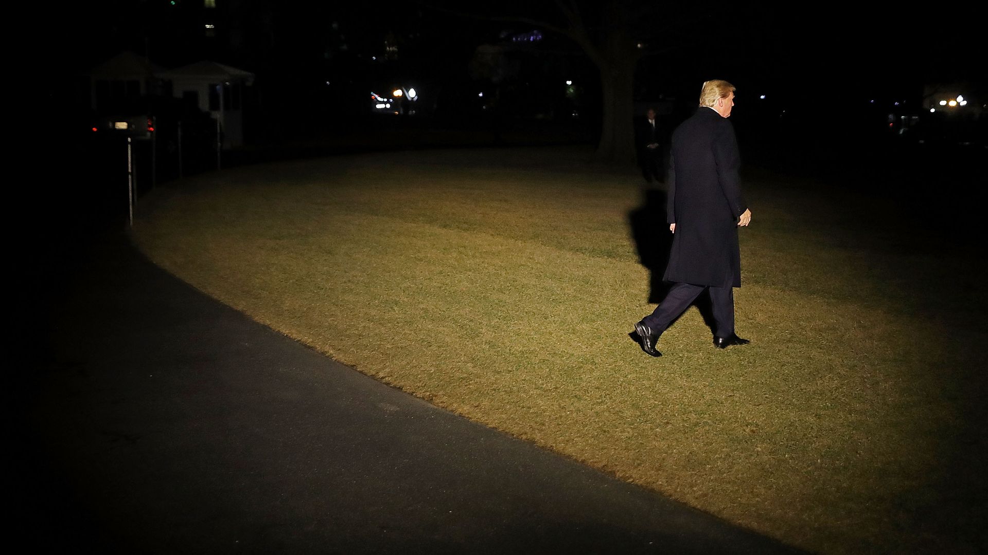 Scoop: Trump team considers nationalizing 5G network
