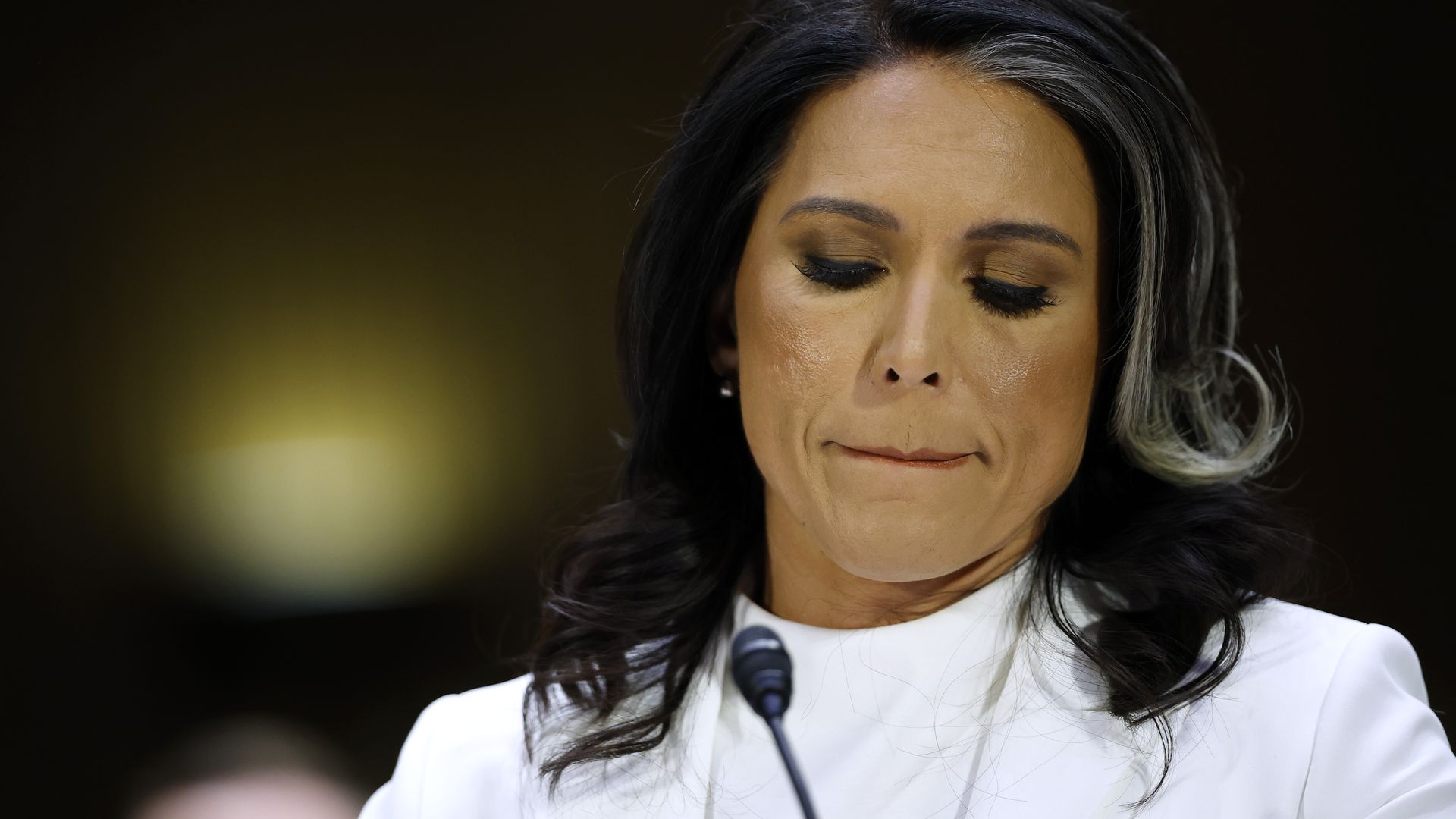 Tulsi Gabbard refuses to call Edward Snowden a "traitor"