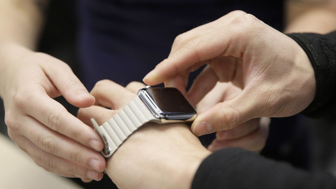 The next Apple Watch may have its own cell connection