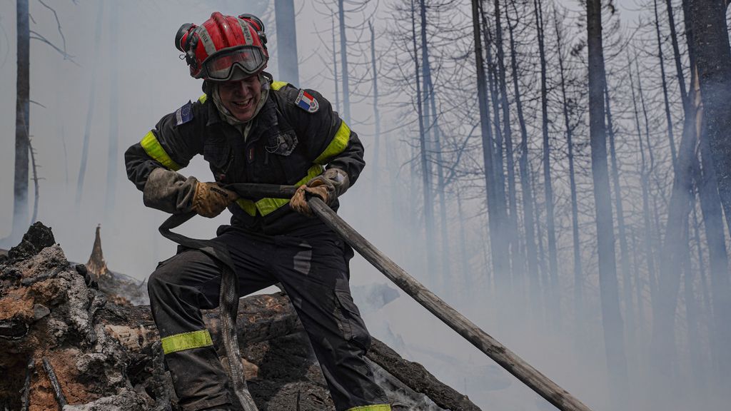 Canada's wildfire crisis can only deepen as country faces record heat