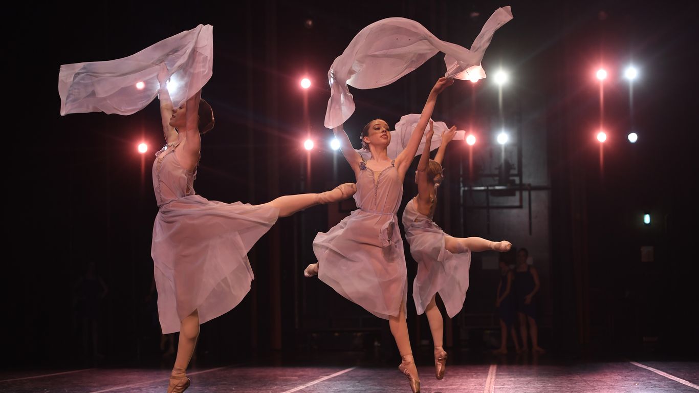 Four live performances you can't miss in Denver this weekend - Axios Denver