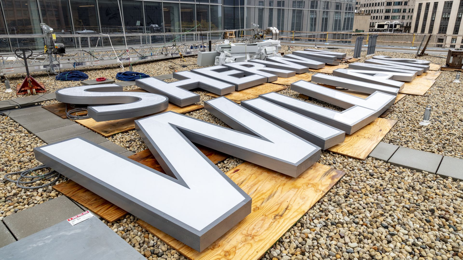 Cleveland's newest skyscraper gets giant Sherwin-Williams sign - Axios ...