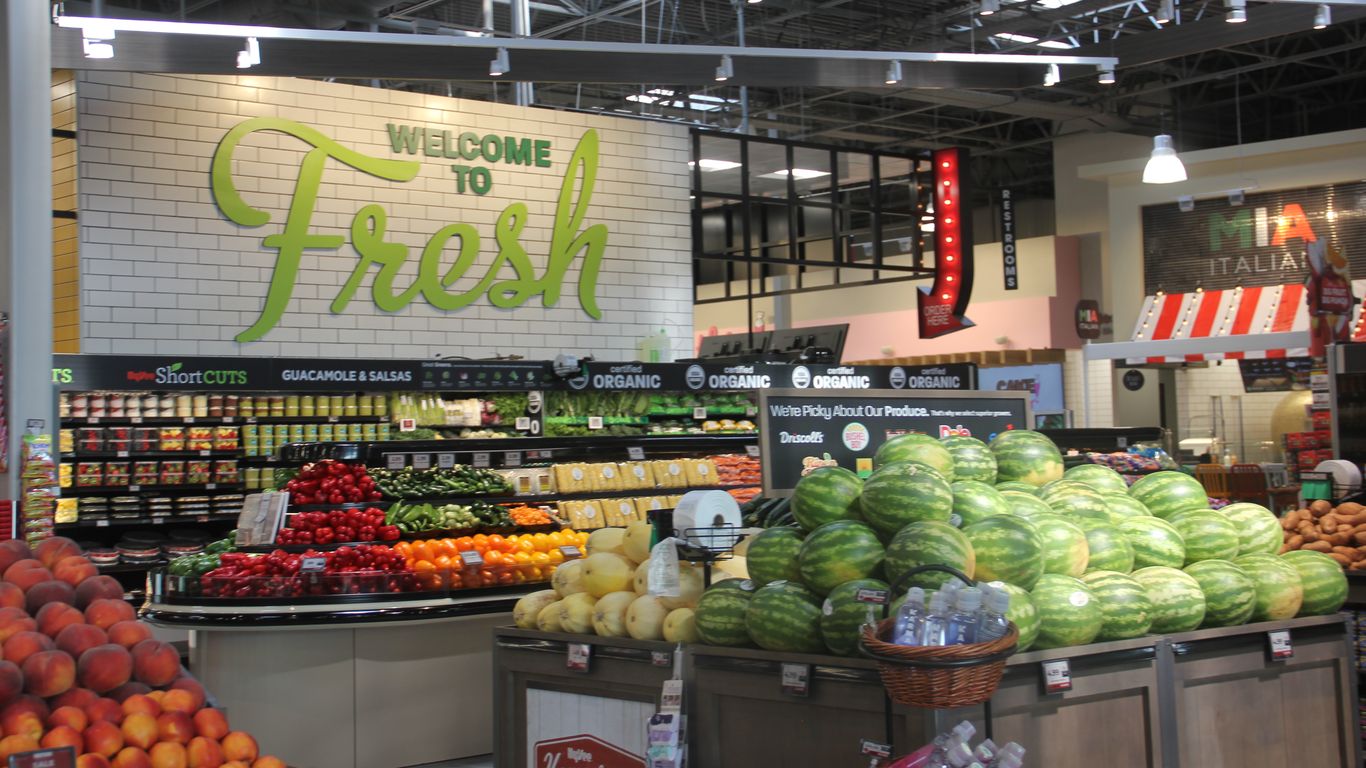 Report: Hy-Vee CEO Randy Edeker criticized laid-off employees - Axios ...