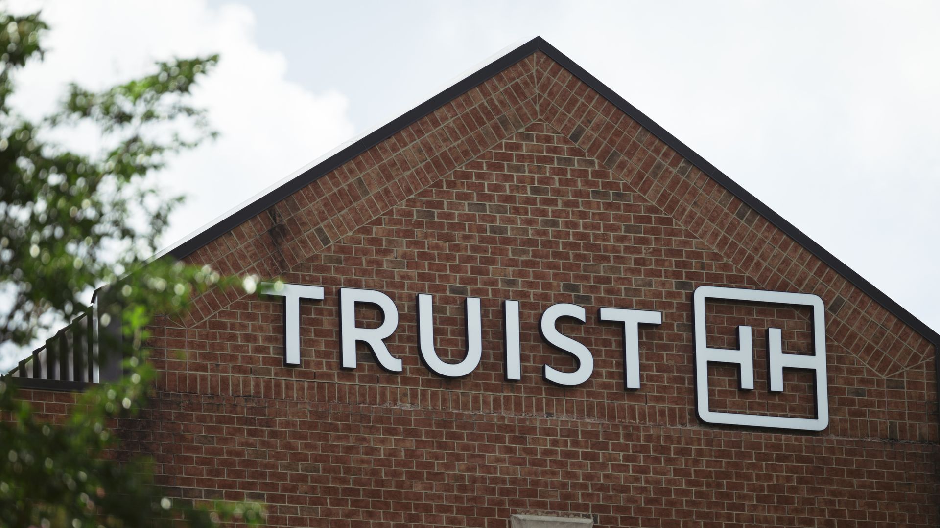 Truist commits $725M to Hurricane Helene recovery - Axios Charlotte