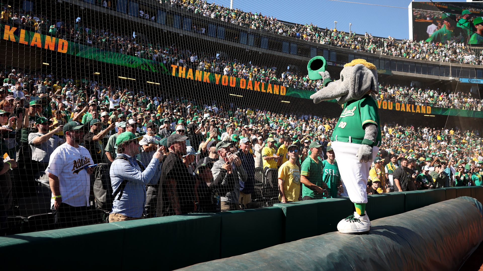 Inside the Oakland A's final game at the Coliseum - Axios San Francisco