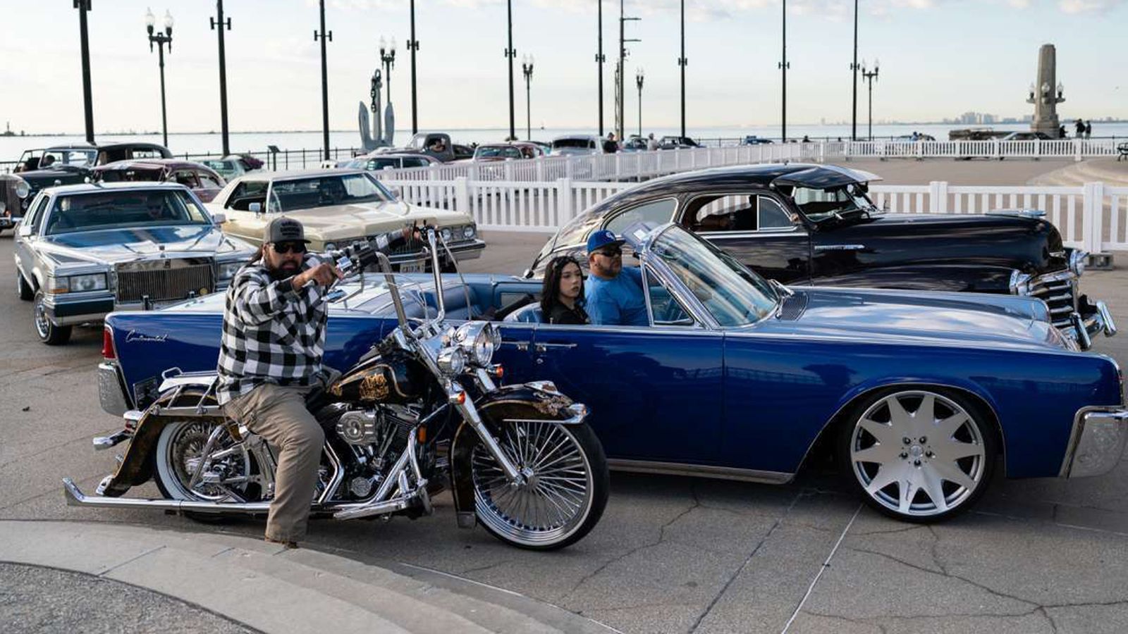 Lowrider festival rolls slowly into Chicago's Navy Pier - Axios Chicago