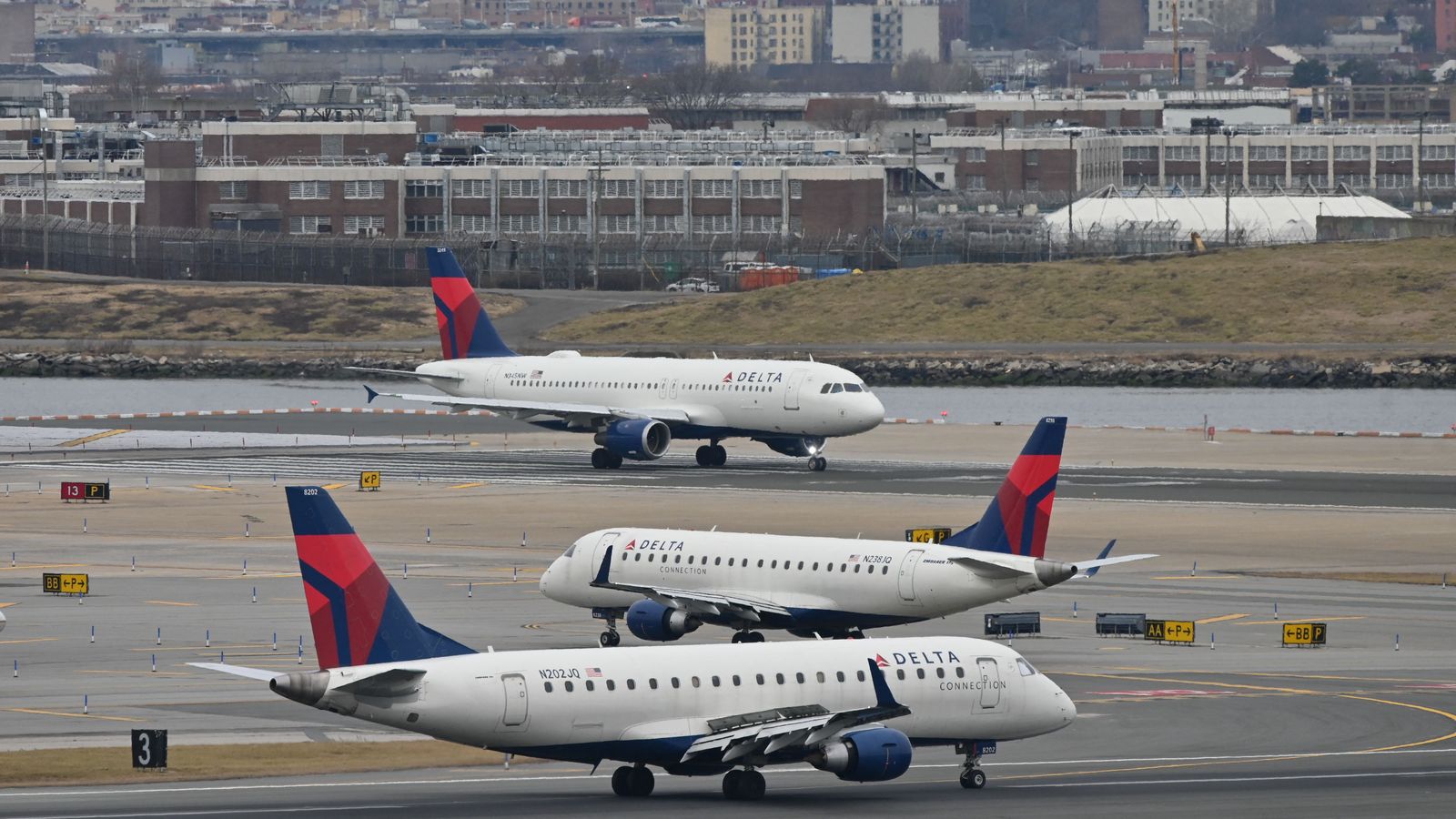 FAA: Outage caused by contract workers unintentionally deleting files FAA: Outage caused by contract workers unintentionally deleting files