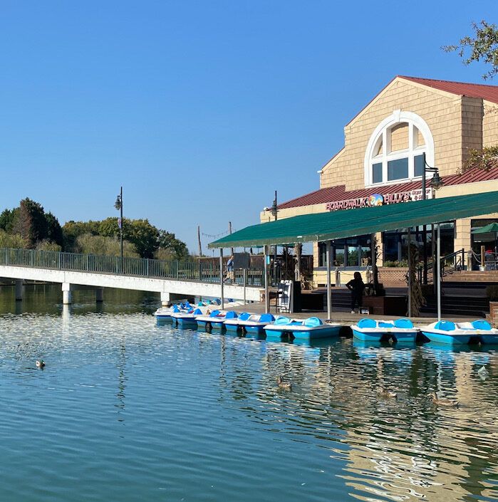 Pho restaurant rounds out waterfront Shoppes at University complex ...