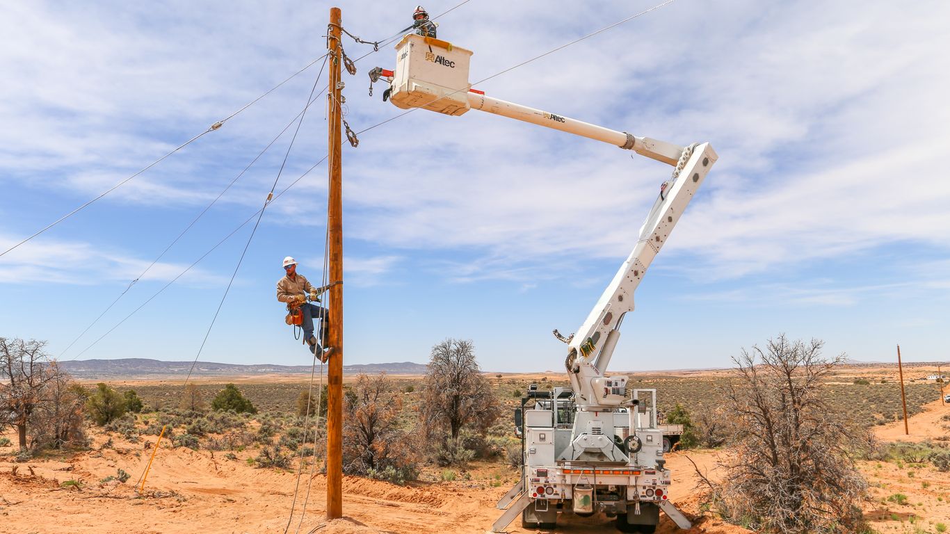Austin Energy crew helps power Navajo Nation - Axios Austin