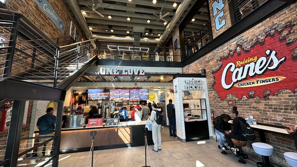 Raising Cane's opens in Chapel Hill, its first restaurant in the ...